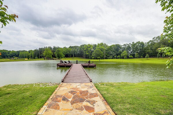 Farm & Lake Views: Rural Mississippi Loft Apt - Arkabutla Lake, MS