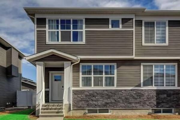 Chic Retreat, Sleeps 8| A/c, Near Yyc & Dt. - Chestermere