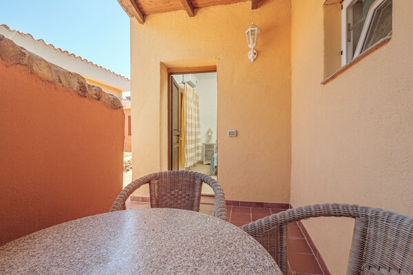 Room 'Ginepro' With Mountain View, Shared Pool And Shared Garden - Olbia
