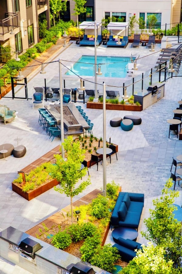 Modern 3br Escape In Cambridge  Pool, Gym & All The Perks! - Brandeis University, Waltham