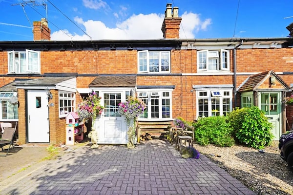 Butterfly&bumblebee Cottages: Two Beautiful Period Houses Just 30meters Apart - Birmingham