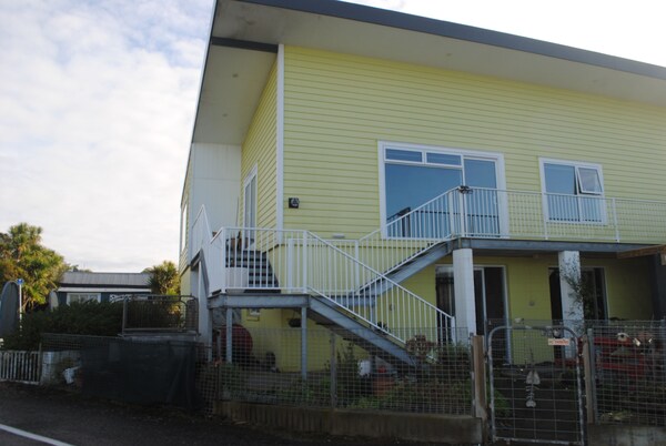 Enviable Location With True Comfort - Hoki Boatshed Holiday Accommodation - 霍基蒂卡