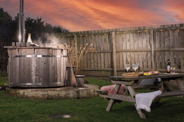 Wheal Prosper Lodge, Pet Friendly, With Hot Tub In Helston - Troon