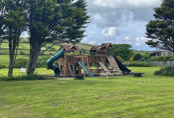Bushwood Lodge, Pet Friendly, With A Garden In Helston - Porthleven