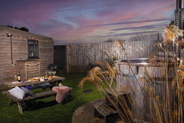 Wheal Jewel Lodge, Pet Friendly, With Hot Tub In Helston - Troon