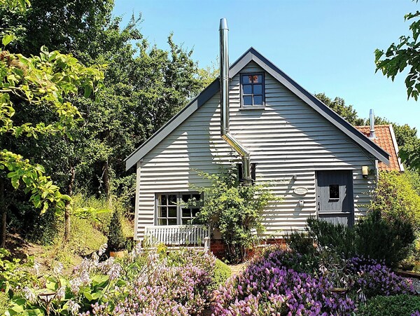 Twosome, Pet Friendly, Character Holiday Cottage In Halesworth - Suffolk