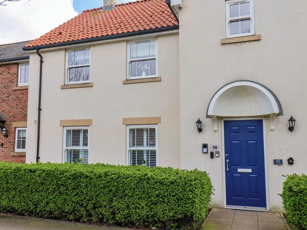 Denby Seahaven, Pet Friendly, With Pool In Primrose Valley - Yorkshire