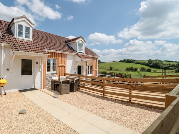 Mellstock, Pet Friendly, With A Garden In Weymouth - ウェーマス