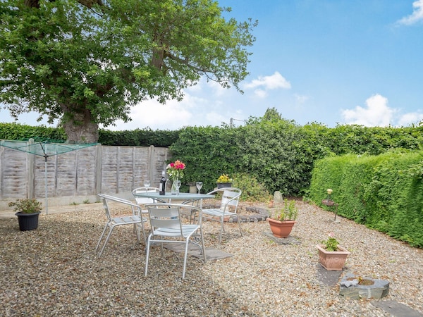 Bryn Llan, Family Friendly, With A Garden In Bala - Bala