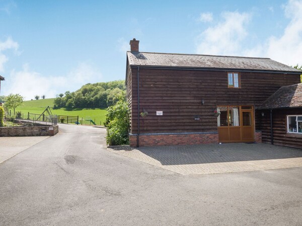 Owl Barn, Pet Friendly, With Hot Tub In Woolhope - Herefordshire