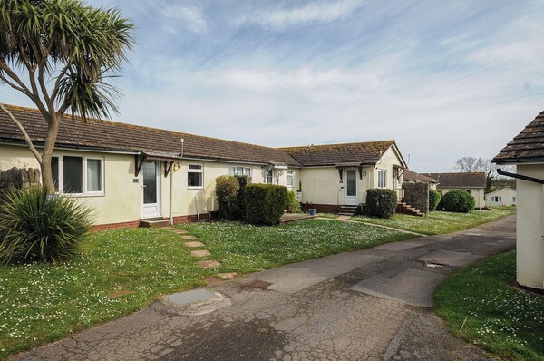 Chalet 11 At Landscove Holiday Park, With Pool In Brixham - Brixham