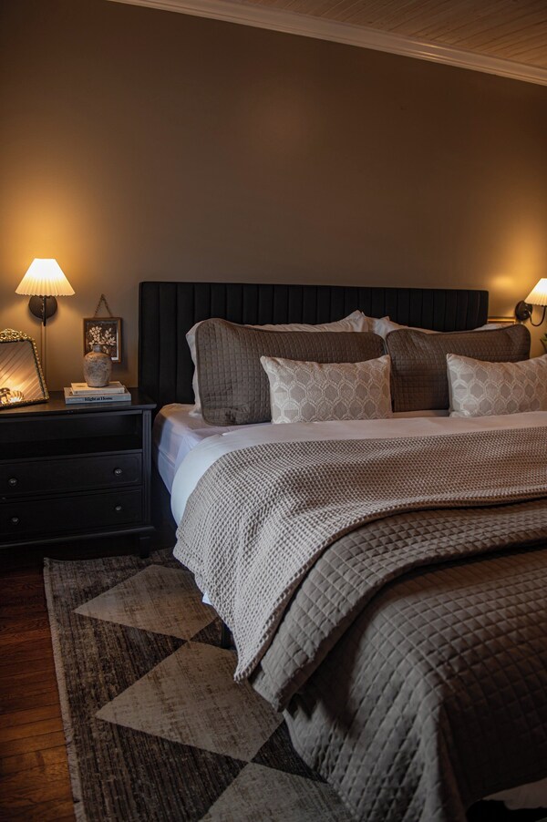 Historic Riverview Inn | Four - Signal Mountain, TN