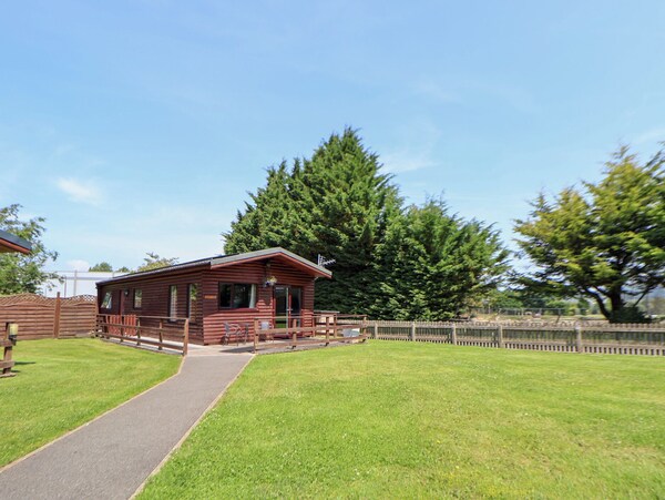 The Fallows, Pet Friendly, Country Holiday Cottage In St Asaph - Gwynedd