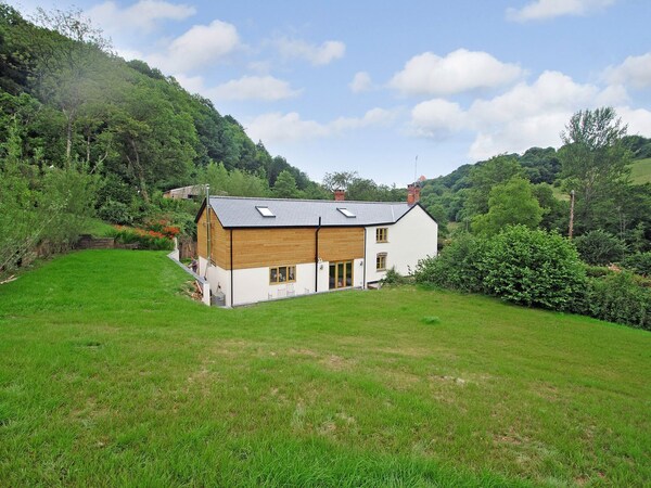 Exmoor Farmhouse, Pet Friendly, With Hot Tub In Bampton, Devon - Tiverton Castle