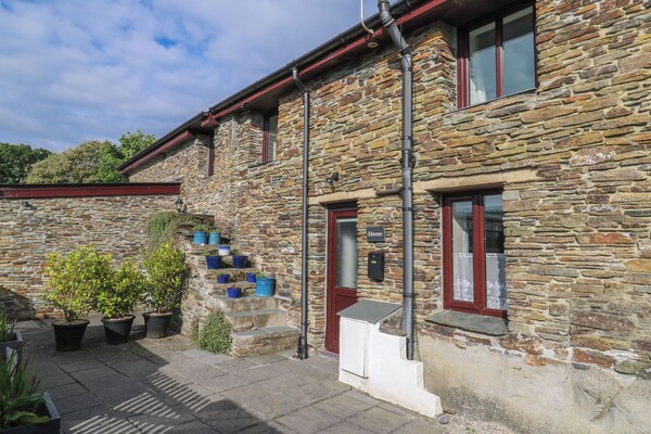 Ebrenn, Pet Friendly, Country Holiday Cottage In Tintagel - 