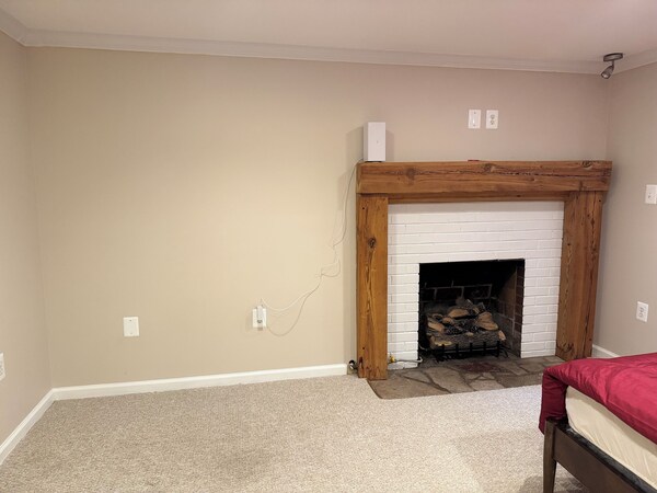 Most Sought-after Neighbourhood Basement In Brilliant Bethesda,md With Ac, Wifi - Bethesda, MD