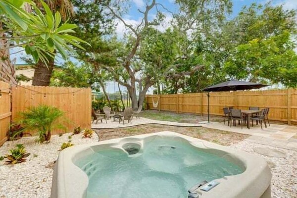 Chic 2br Near Anna Maria Island And Beaches - Tidepool A - Longboat Key, FL