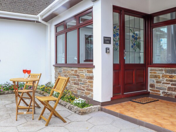 Squirrels Leap, Romantic, Country Holiday Cottage In Falmouth - Falmouth