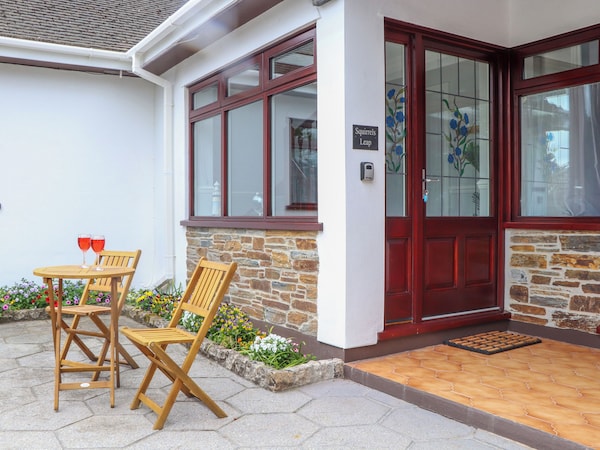Squirrels Leap, Romantic, Country Holiday Cottage In Falmouth - Falmouth