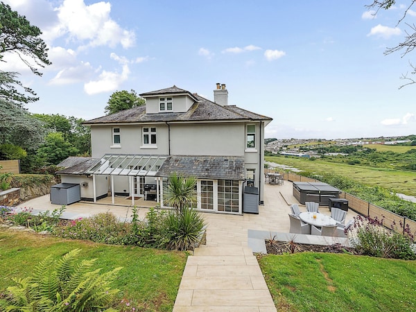 Mallacleave House, Pet Friendly, Luxury Holiday Cottage In Bideford - Westward Ho!