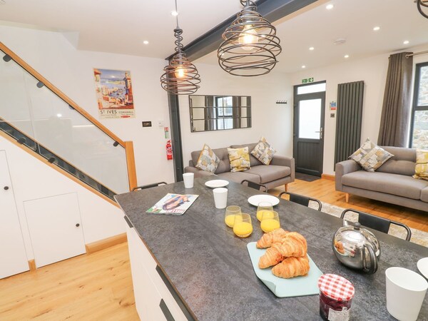 2 Salubrious Terrace, Family Friendly In St Ives - St Ives