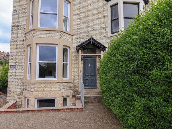 The Corner House, Pet Friendly, With Hot Tub In Scarborough - Scarborough
