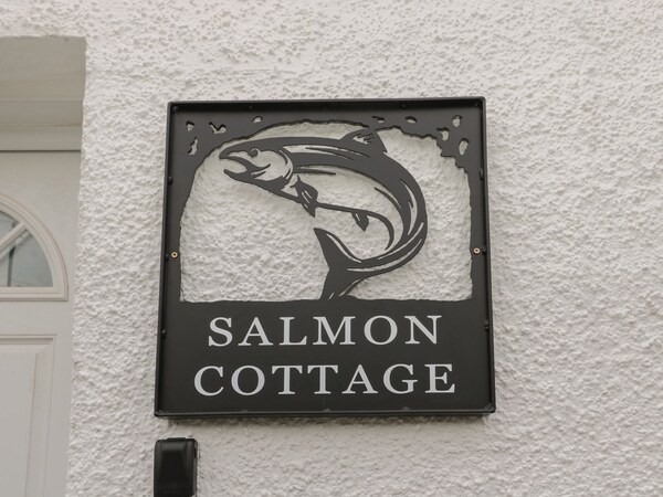 Salmon Cottage, Pet Friendly, Character Holiday Cottage In Norham - Berwick-upon-Tweed