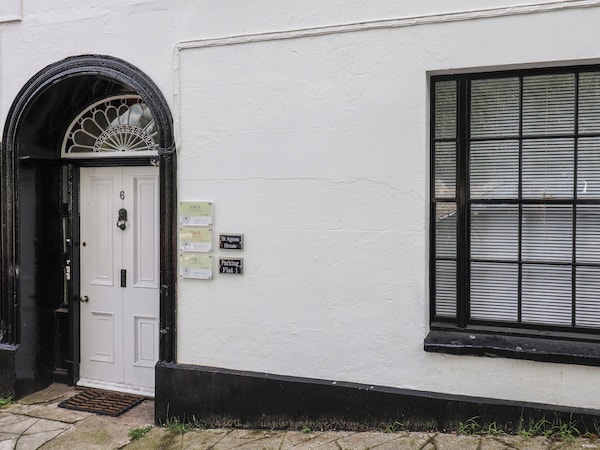 Flat 2, St Agnes House, Pet Friendly In Lyme Regis - Lyme Regis