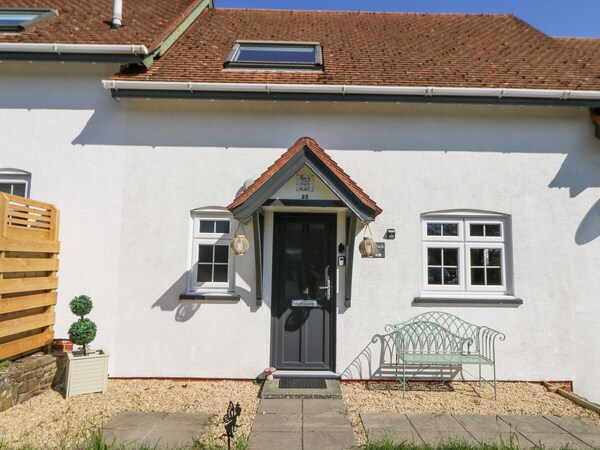 The Cwtch, Pet Friendly, With A Garden In Aberporth - Aberporth