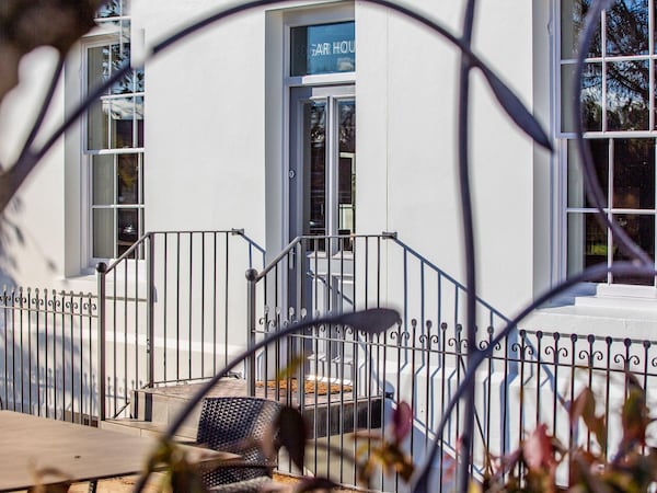 Edgar House, Pet Friendly, Luxury Holiday Cottage In Chester - Chester, UK