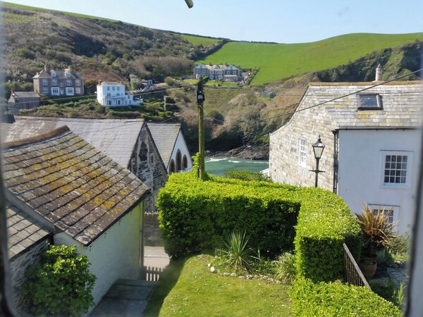 Creighton Cottage, Romantic, Country Holiday Cottage In Port Isaac - Port Isaac