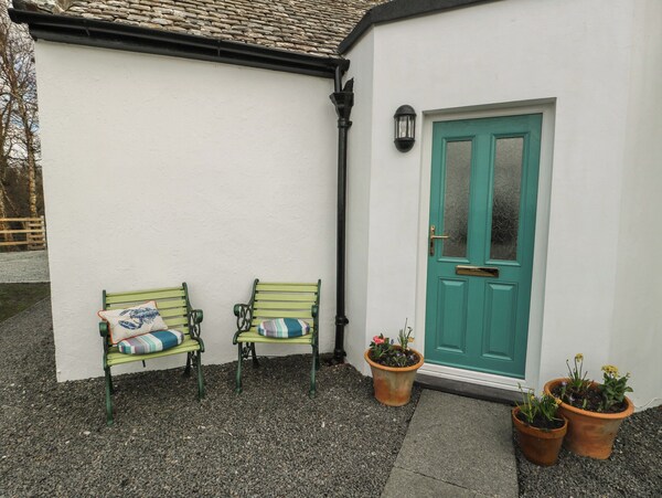 Bodior Lodge, Pet Friendly, Character Holiday Cottage In Rhoscolyn - Gwynedd