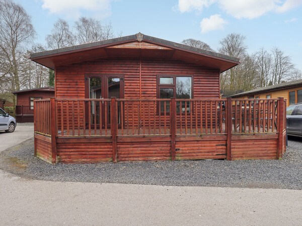 Brightwater Lodge, Pet Friendly, With Hot Tub In Windermere - Hawkshead