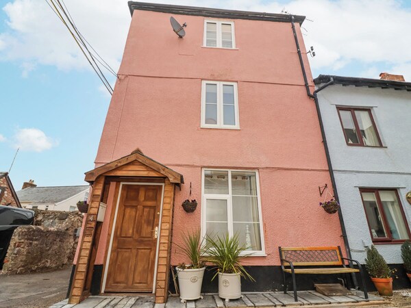 The Old Lighthouse Cottage, Pet Friendly In Watchet - Watchet