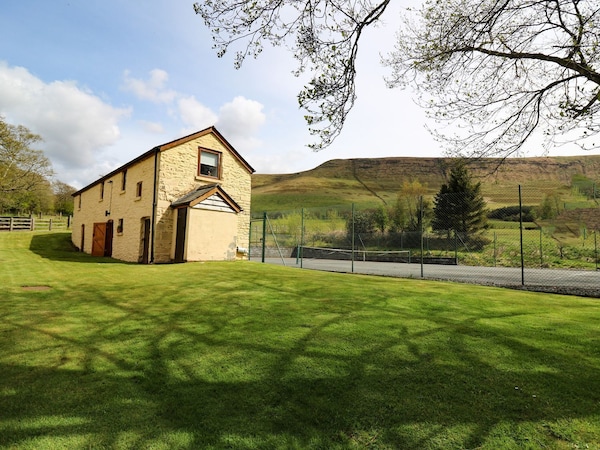 Ty Hir At Blaenbrynich Farm, Pet Friendly In Sennybridge - Brecon