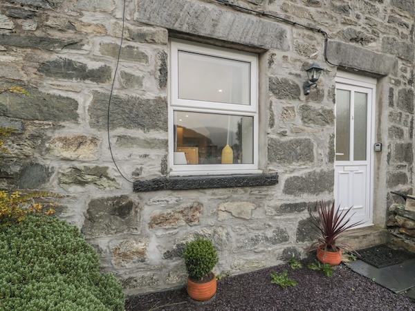 Bryn Tawel, Pet Friendly, With A Garden In Penmachno - Betws-y-Coed