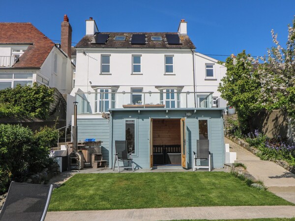 Fronwig, Pet Friendly, Luxury Holiday Cottage In New Quay - New Quay
