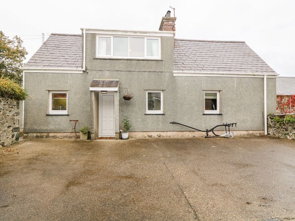 Y Bwthyn, Pet Friendly, With Pool In Pwllheli - Pwllheli