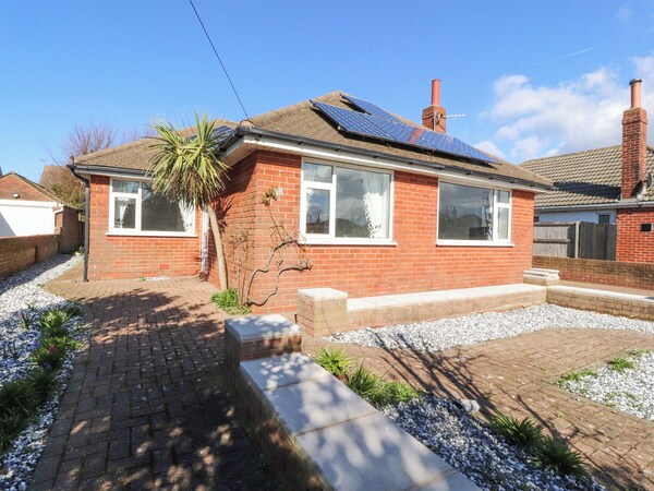 38 Clive Avenue, Family Friendly, With A Garden In Lytham St. Annes - Blackpool