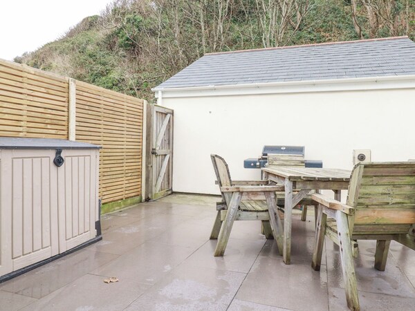 Boslowen, Pet Friendly, Country Holiday Cottage In Portreath - Troon