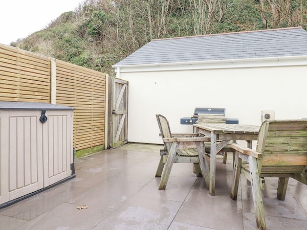 Boslowen, Pet Friendly, Country Holiday Cottage In Portreath - Troon