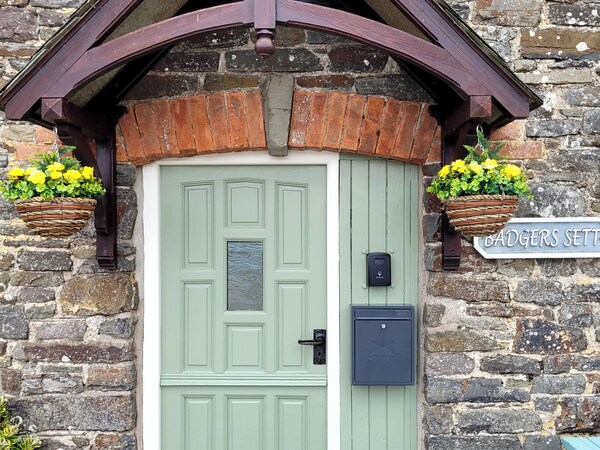 Badgers Sett, Pet Friendly, Country Holiday Cottage In Kilkhampton - Stratton