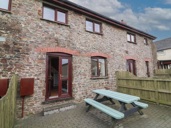 Badgers Sett, Pet Friendly, Country Holiday Cottage In Kilkhampton - Stratton