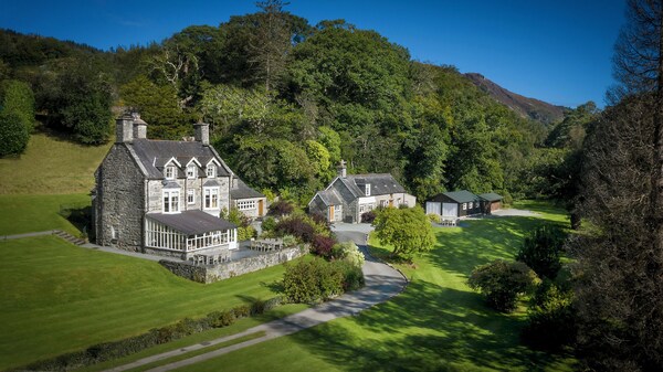 Tan Llan, Pet Friendly, Luxury Holiday Cottage In Llanelltyd - Barmouth