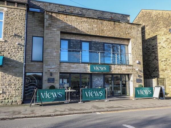 Lake Bank Views, Romantic, With A Garden In Littleborough - Todmorden