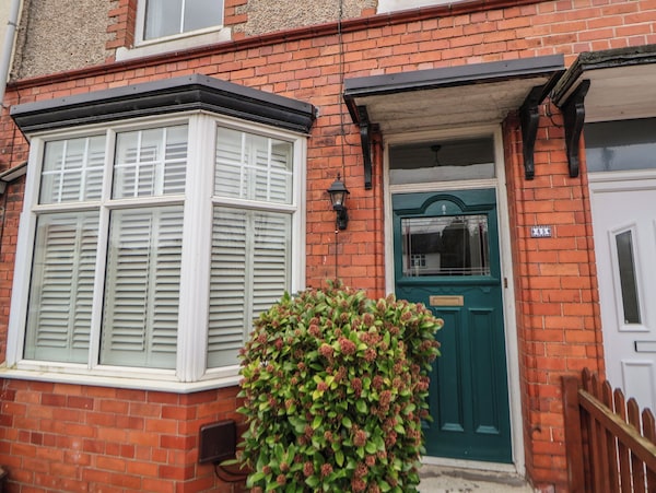 45 Brook Lane, Family Friendly, With A Garden In Chester - Chester, UK