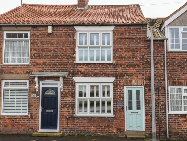 Lychgate View Cottage, Pet Friendly, With Open Fire In Aldbrough - Yorkshire