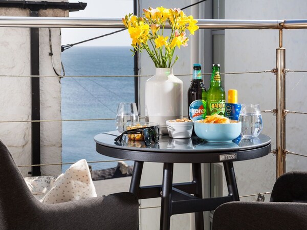 The Loft, Pet Friendly, Country Holiday Cottage In Porthleven - Porthleven
