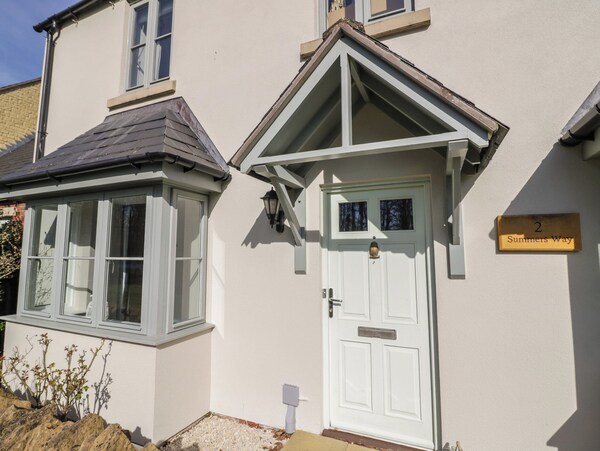 2 Summers Way, Pet Friendly, With Open Fire In Moreton-in-marsh - Chipping Norton