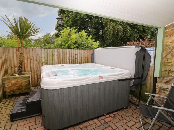 St Edmunds House, With Hot Tub In Crakehall - Bedale